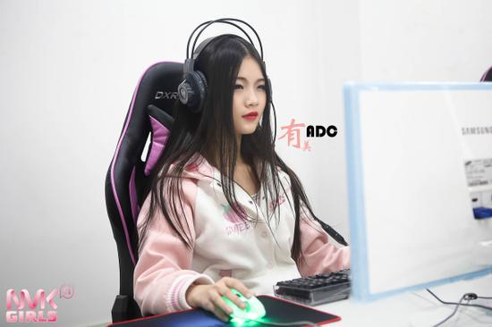 女子战队清风徐来 游戏电竞看她们了_电子竞技-国内_新浪游戏_新浪网