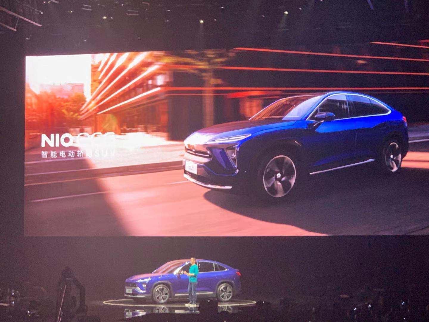 蔚来发布第三款量产车型ec6 全新es8 46.8万元起售-新浪汽车