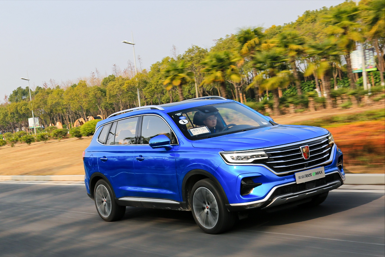 加了电机更好开 试驾荣威RX5 eMAX-新浪汽车