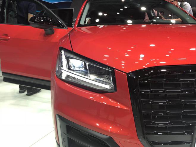 2018成都车展：奥迪Q2L预售22.68万起-新浪汽车