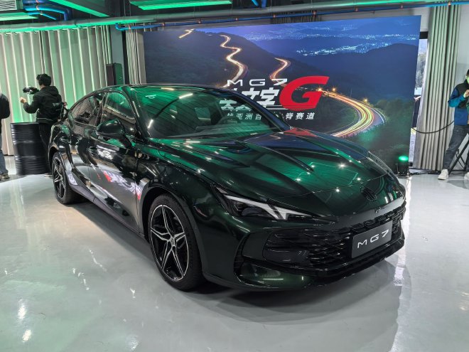 售价12.59-17.89万元 MG7 2025款正式上市-新浪汽车