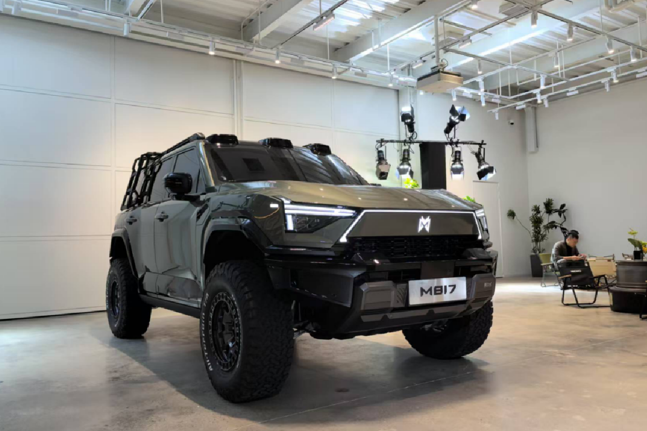 2025上海车展：东风猛士M817全球首秀-新浪汽车