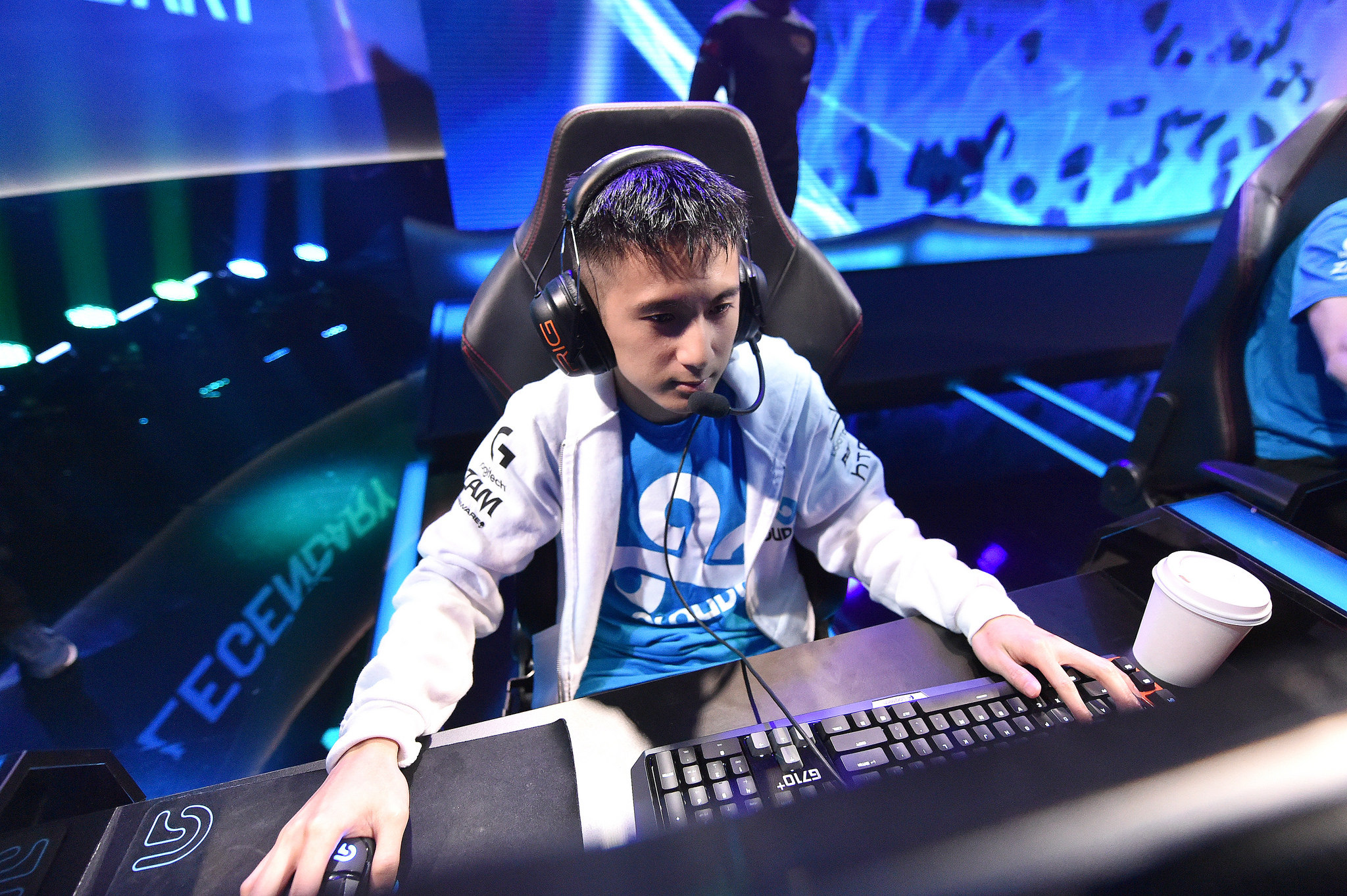 10月1日小组赛第二场C9 vs AHQ_新浪游戏_手机新浪网