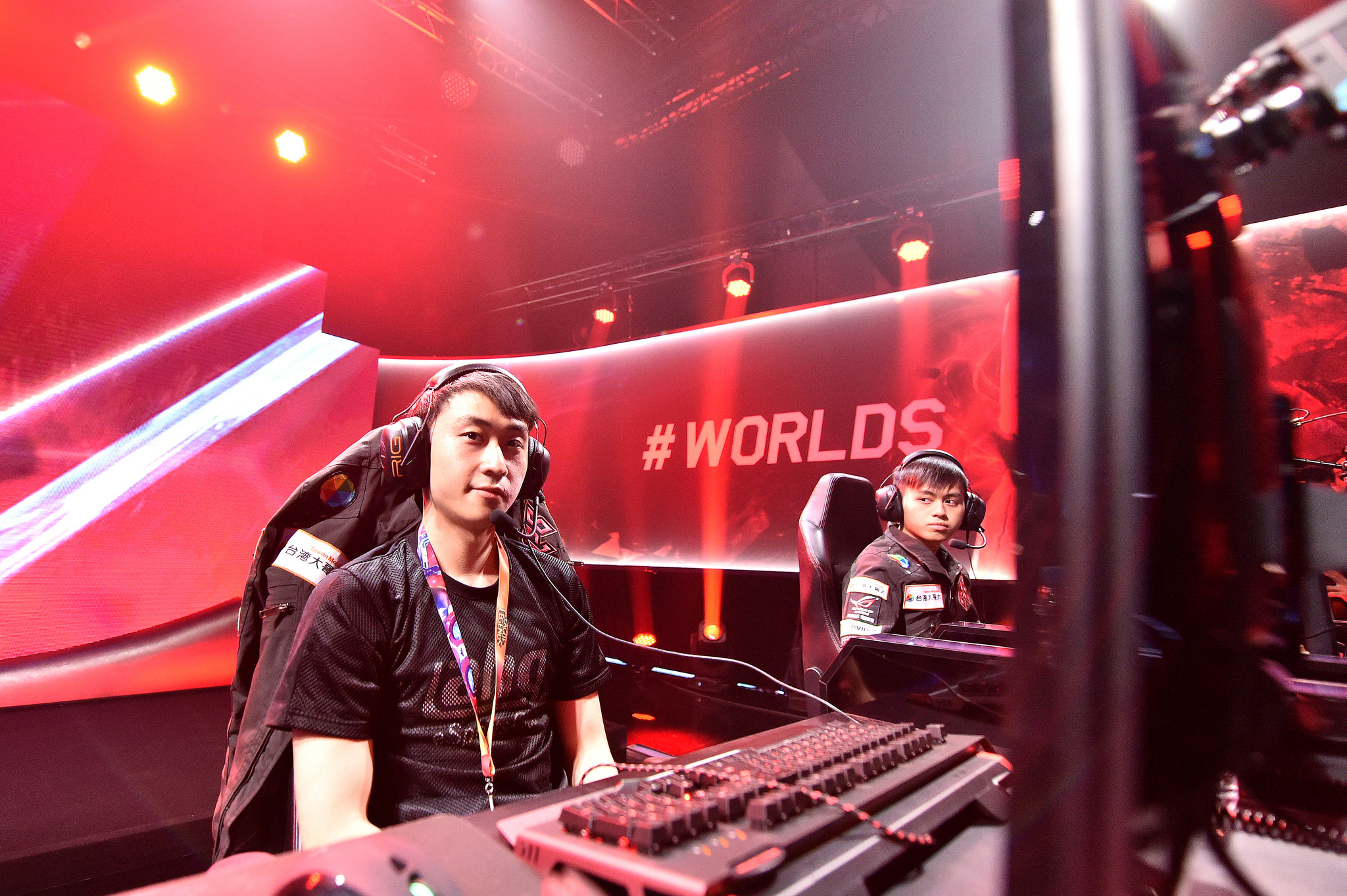 10月1日小组赛第二场C9 vs AHQ_新浪游戏_手机新浪网