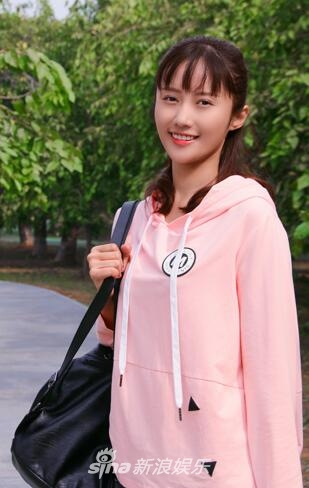 ㊇ 韩与诺齐刘海半马尾清纯十足 (6图) -6parkbbs.com