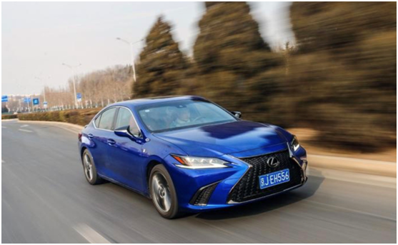 选车3+2：放弃混动选运动 雷克萨斯ES260 F-Sport值得买吗？