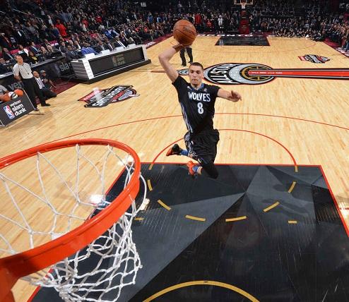 NBA5大违反常理瞬间：罗德曼救球平行地面，乔丹空中换手上篮|牛顿|乔丹|罗德曼_新浪新闻