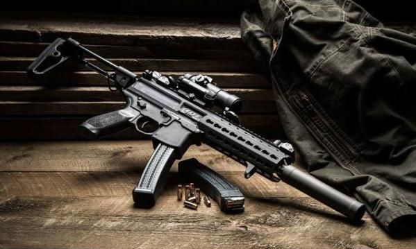 差一点就取代了经典名枪MP5的 SIG MPX冲锋枪