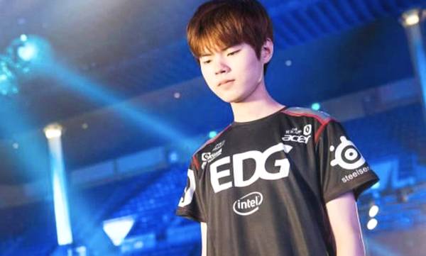 LCK：回EDG？Deft更改韩服ID，RNG在S8复活后首战IG|韩服|战队|复活_新浪新闻