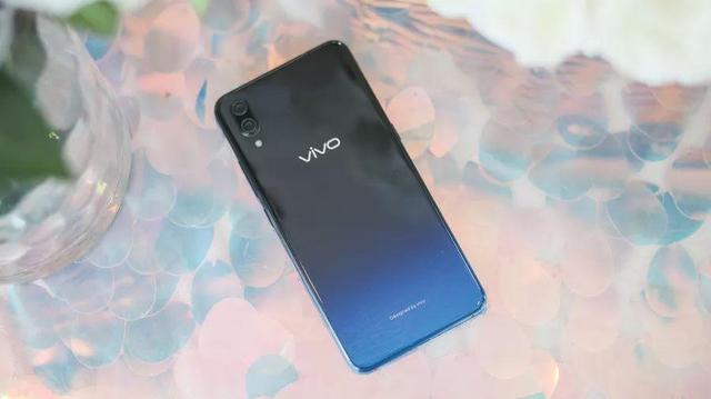 vivo X23 幻彩版“星夜海洋”开箱图赏，感受“光感美学”的魅力|幻彩|星夜|光感_新浪新闻