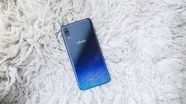 vivo X23 幻彩版“星夜海洋”开箱图赏，感受“光感美学”的魅力|幻彩|星夜|光感_新浪新闻