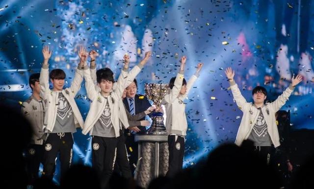 IG打G2的的英雄竟然都是乱选的！阿水JKL爆料：如果是Uzi早完了