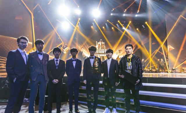 IG打G2的的英雄竟然都是乱选的！阿水JKL爆料：如果是Uzi早完了