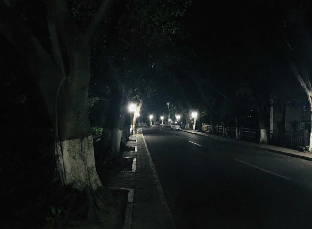 走夜路图片走夜路图片 真实 伤感说说吧