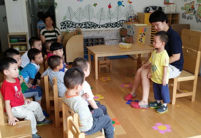 孩子在幼儿园不受重视,不是老师偏心,先看看你做过这3种事吗
