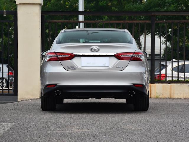 2019款丰田凯美瑞加配不升价，2.5L+8AT标配十气囊，网友：良心