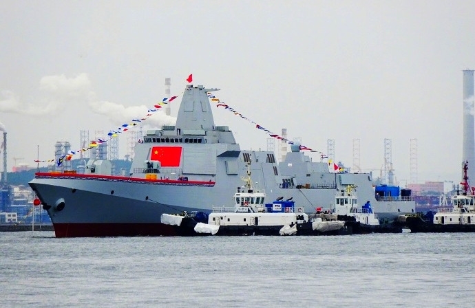 055大驱引全球关注，或装颠覆海战的新武器，摆在眼前还有一难题|驱逐舰|新武器|舰载_新浪新闻