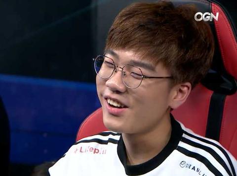 SKT新打野Wolf:师承Bengi!Faker:他操作一般般,但研究很多!!|打野|春季赛|训练赛_新浪新闻