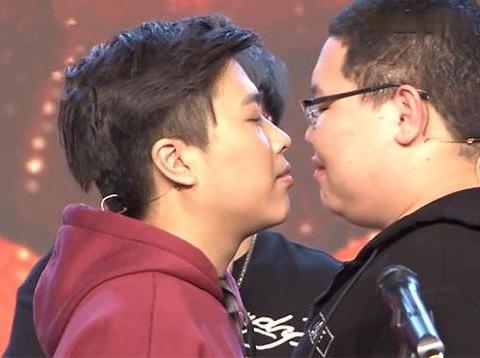 LOL：PDD被曝八千万合同签约斗鱼，旭旭宝宝直播透露一个月开播|斗鱼|宝宝|合同_新浪新闻