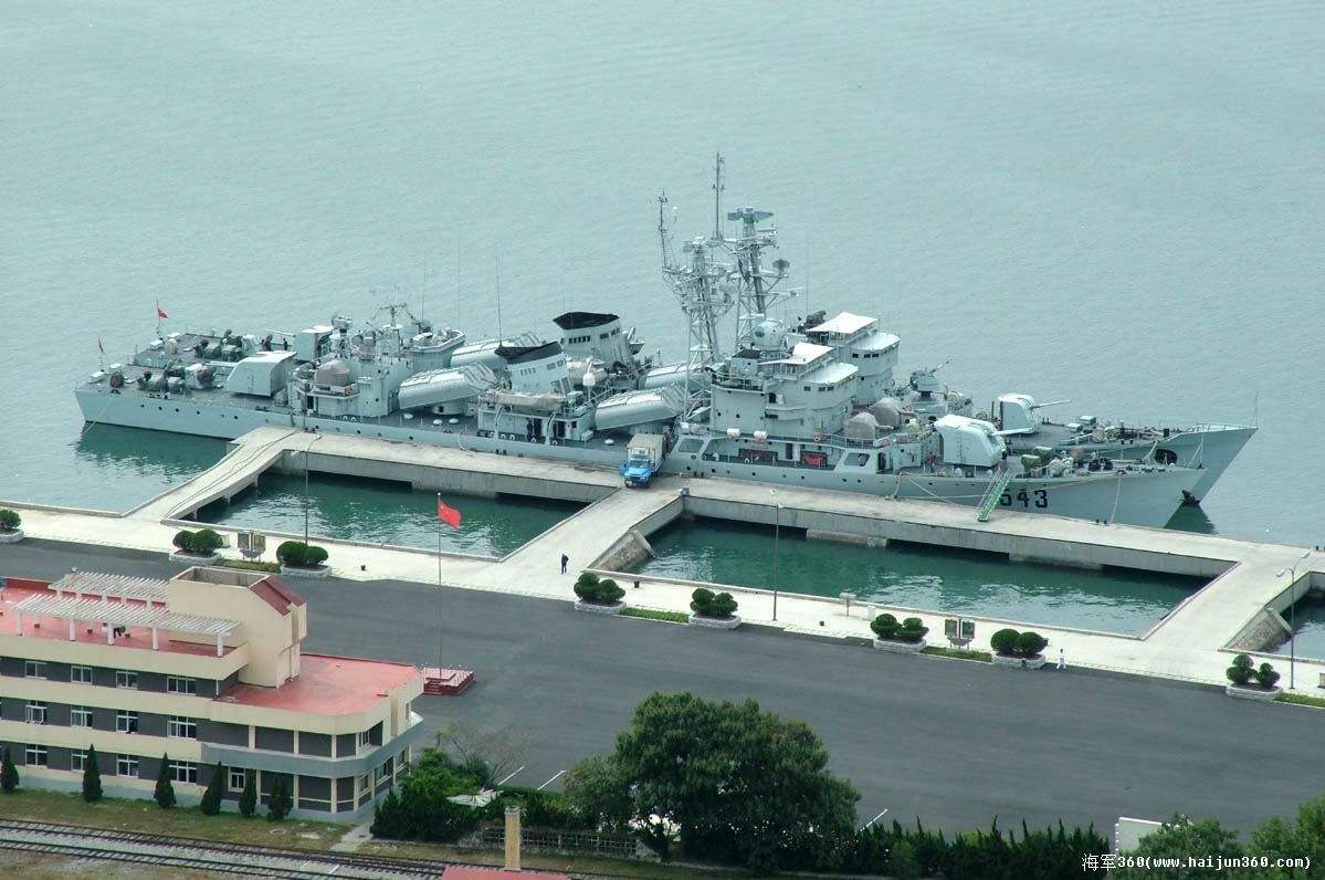 中国海军有26艘053H护卫舰，最大舰龄43年，为何还没彻底退役？