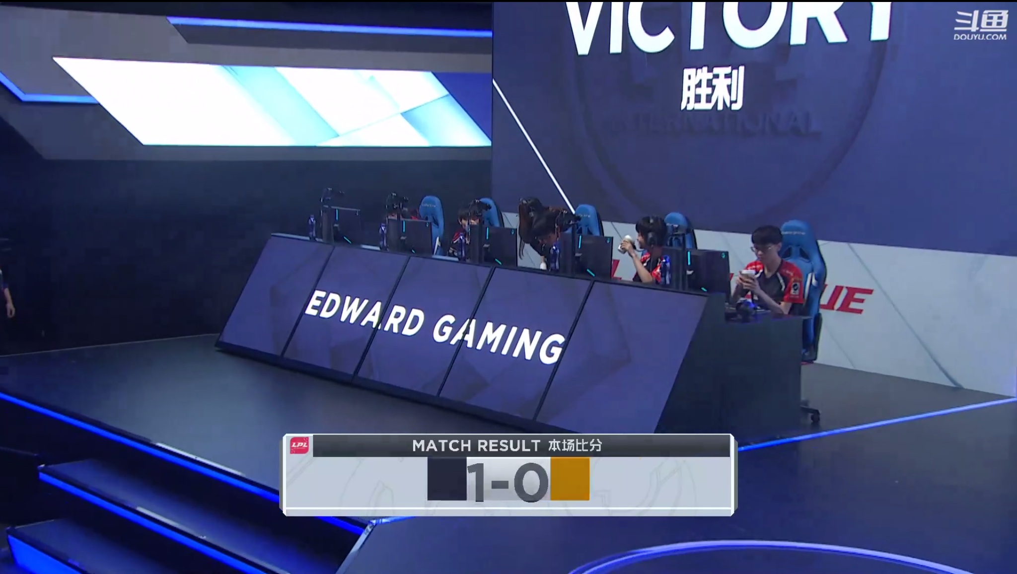 EDG太残忍零封新军SDG，管泽元直言选手太年轻，欢迎来到LPL！|管泽元|塞恩|选手_新浪新闻