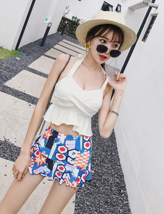 巧笑倩兮的比基尼美女美目眇兮,凹凸有致的身姿尽显成熟野性韵味美女时尚紧身新浪新闻