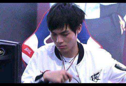 Mouse阿光带不动,败后失去笑容!Doinb和SMLZ被IG中下完败!!|笑容|纳尔|比赛_新浪新闻