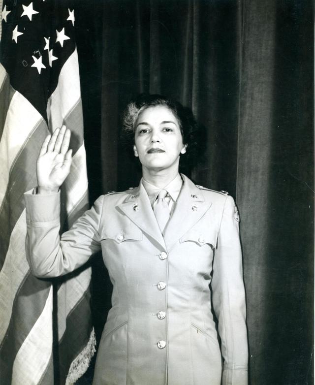 二战时期一个完全由女人组成的WAAC，这些女人们干了什么？