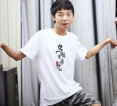 绝地求生:XDD小叮当只直播36分钟,人气就堪比韦神、17shou!!|主播|绝地求生|小葫芦_新浪新闻