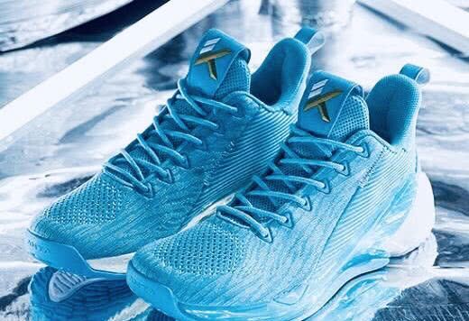 校园“夏日”必备，300不到外场实战球鞋，安踏KT4低帮来袭