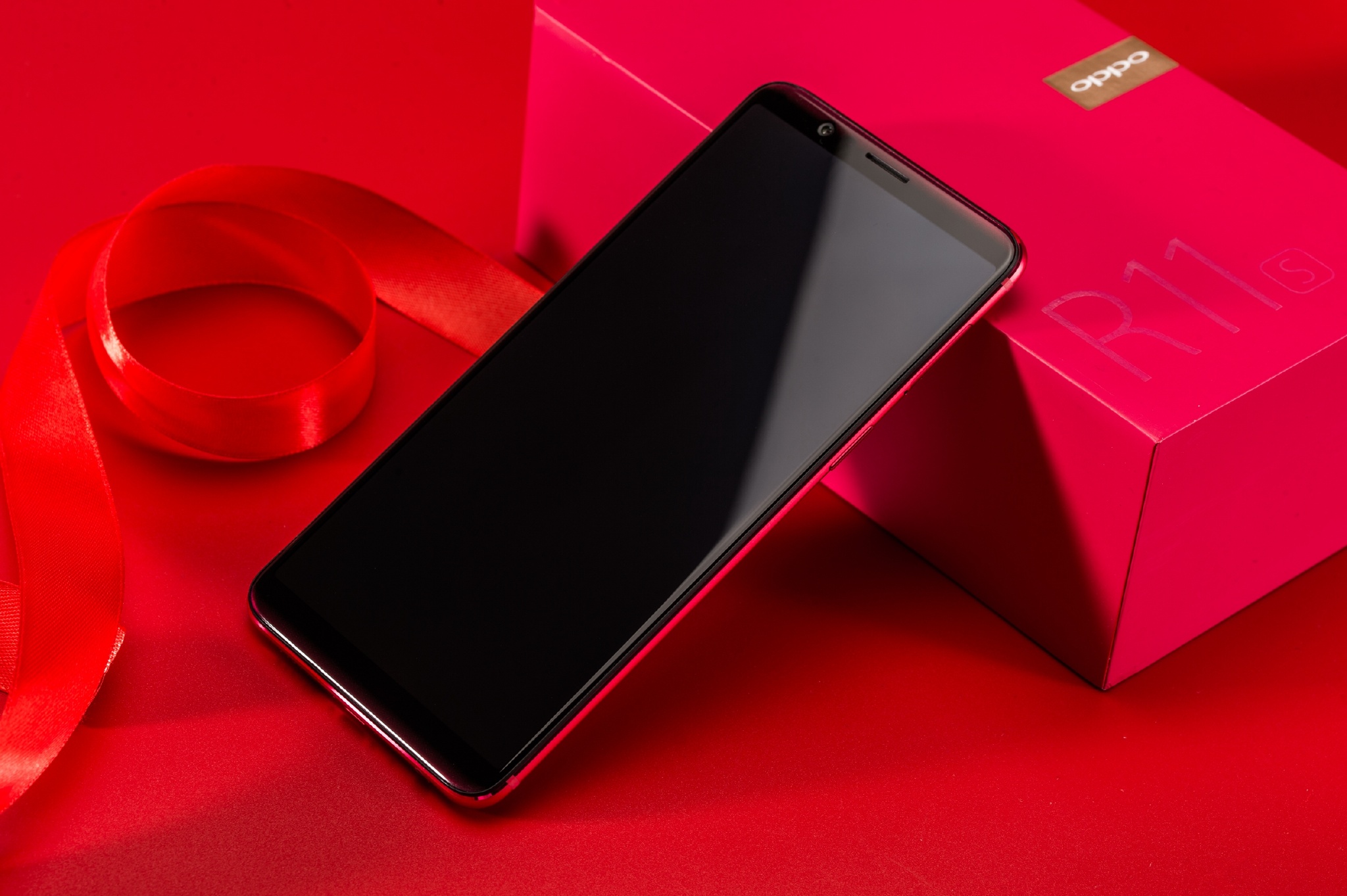 18K金“Lucky Dog”好运常伴，新年版OPPO R11s真机图赏