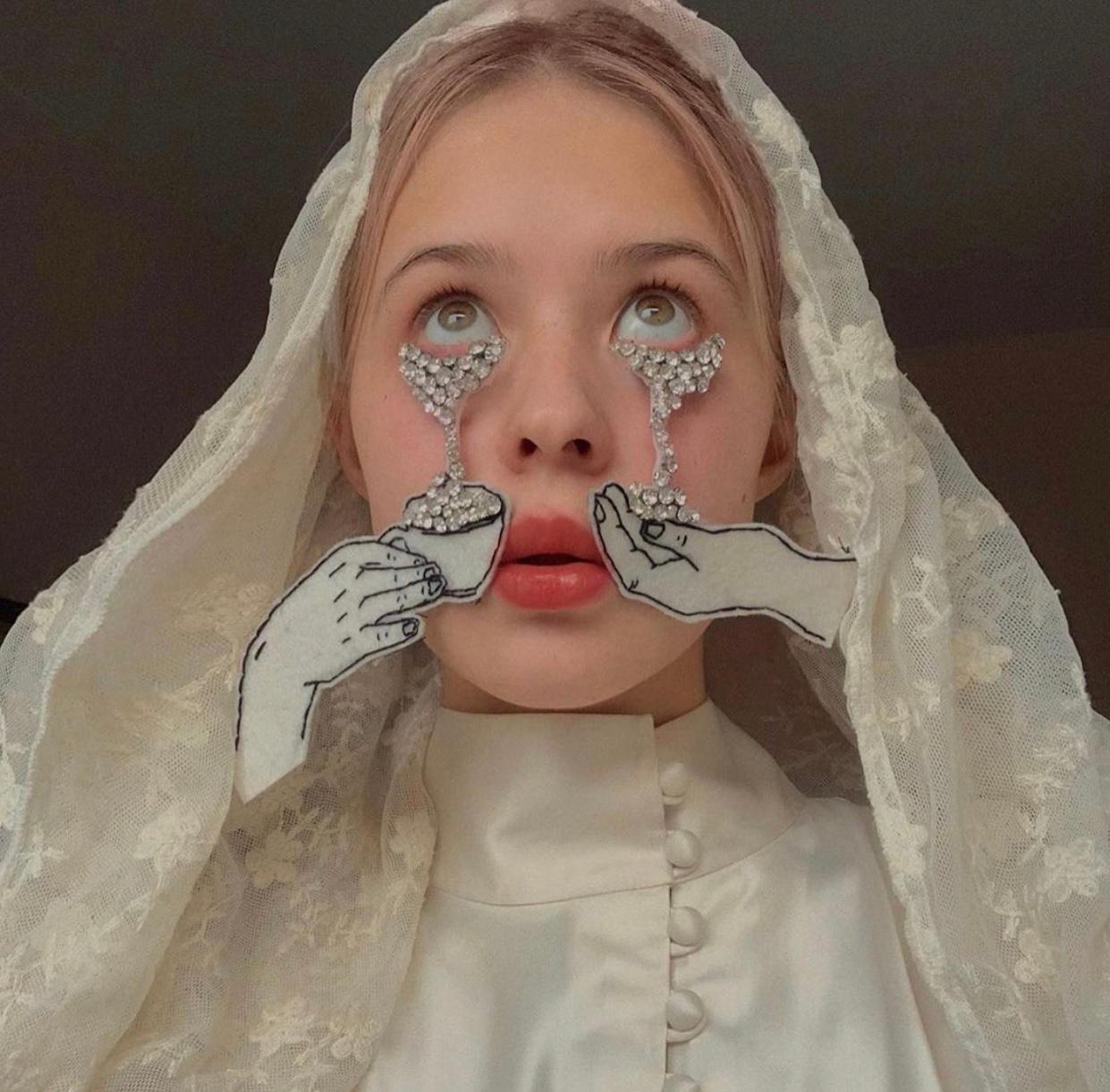 俄罗斯的年轻艺术家Polina Osipova拥有优秀的艺术天分和动手能力|bing_新浪新闻