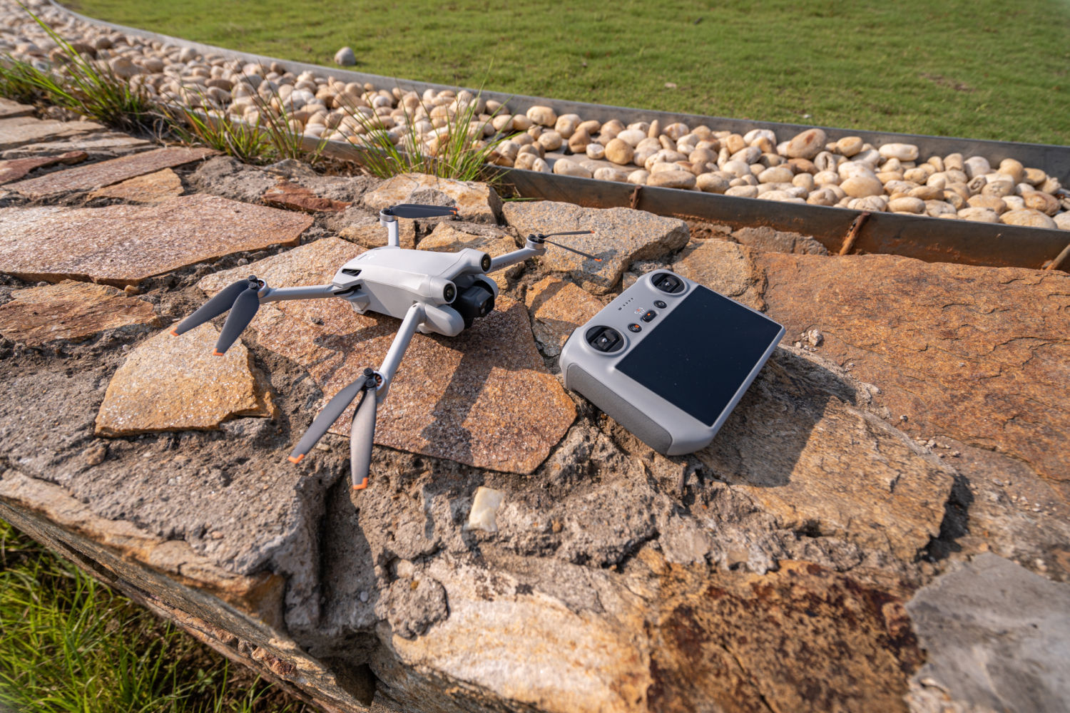 省了1000元，拼凑大疆mini3Pro带屏长续航套装|电池|无人机|长续航_新浪新闻