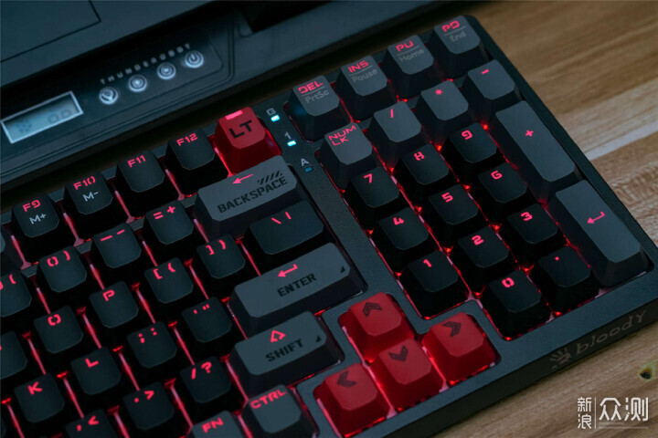 1把鍵盤3種軸體，血手幽靈3玩家T98評測 - 新浪香港