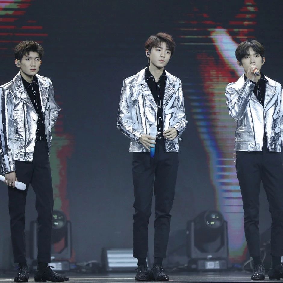 TFBOYS十周年演唱会未卖先火！前五排票价已被炒至15万、20万甚至200万...黄牛：粉丝疯狂到我不敢收钱|演唱会|TFBOYS_新浪新闻