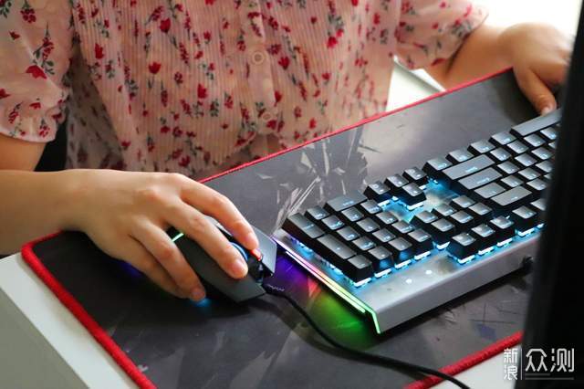 免驅調校師！雙飛燕血手幽靈ES52Pro體驗 - 新浪香港