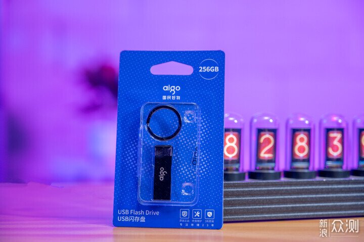 狂飆150MB又快又安心，aigo高速U盤 - 新浪香港
