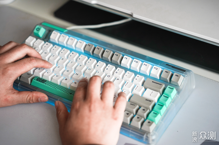 首個全POK材質的性線性軸體 ——IQUNIX璞玉軸 - 新浪香港