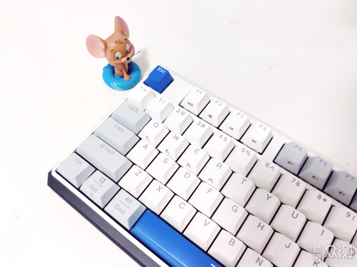 顏值與手感兼具的87鍵機械鍵盤——杜伽K620W - 新浪香港