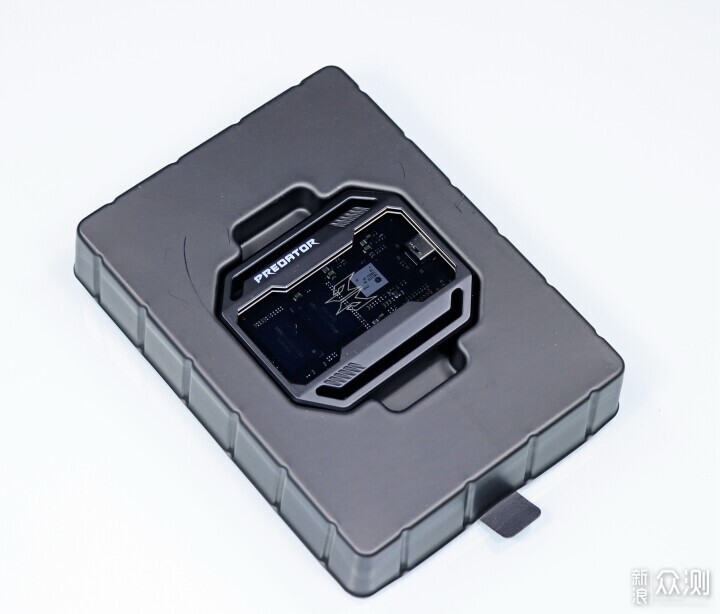 用Acer掠奪者 GP30 2TB PSSD 打造便攜大模型 - 新浪香港