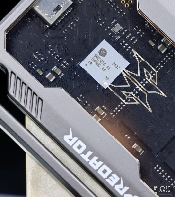 用Acer掠奪者 GP30 2TB PSSD 打造便攜大模型 - 新浪香港