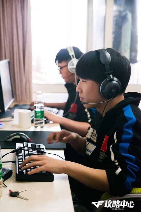 CFPL S8开赛前夕专访EP 王者归来还是强弩之末_CF穿越火线下载_CF官网合作网站_CF视频_CF百宝箱_网络游戏_新浪游戏_新浪网