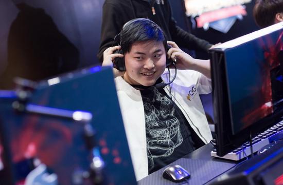 LPL第六周 QG和EDG强强对决_新浪游戏_手机新浪网