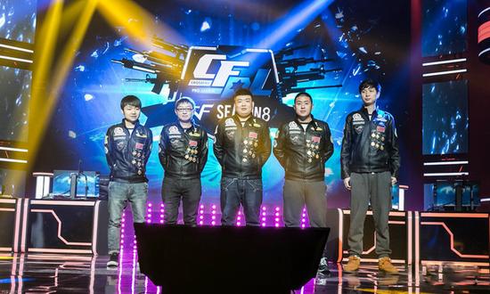 CFPL S8 季后赛总决赛 成都上演AV对决_CF穿越火线下载_CF官网合作网站_CF视频_CF百宝箱_网络游戏_新浪游戏_新浪网