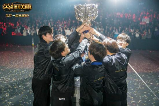 英雄联盟LOLS6总决赛冠军诞生 SKT夺冠视频回放_英雄联盟_新浪游戏_新浪网