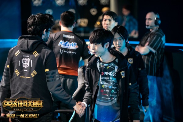 英雄联盟S8入围赛第三日：C9、GRX志在全胜出线_全球新网游_新浪游戏_新浪网