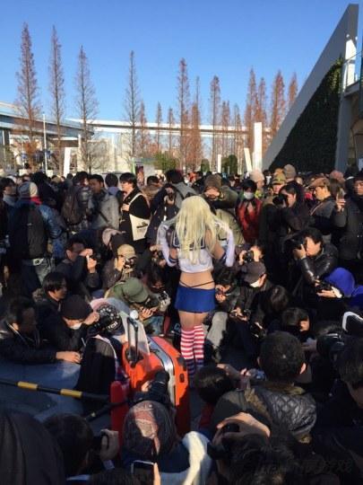 毫无下限！ 爆11区C89漫展Coser不穿内裤任人拍_八卦趣闻_新浪游戏_新浪网