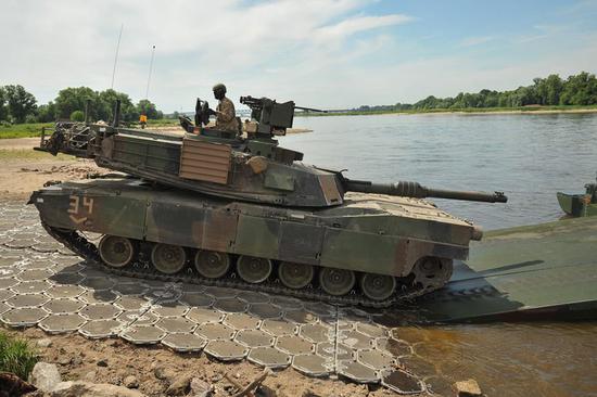 台军要购美M1A2对抗我军99A坦克 但连座桥都过不去|中国|坦克|战车_新浪军事_新浪网