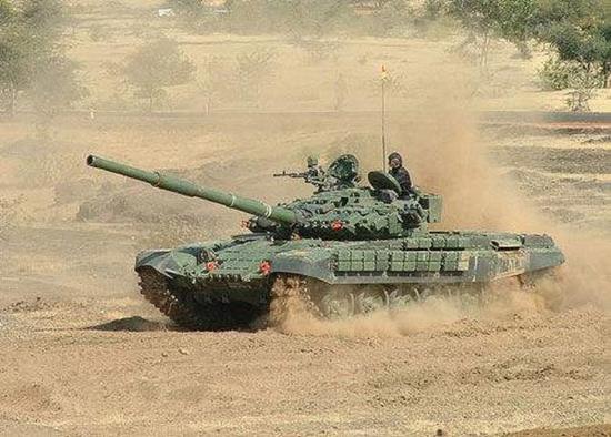 印购1600辆T90扩充装甲部队 称可6天内击垮巴基斯坦|印军|T-90|坦克_新浪军事_新浪网