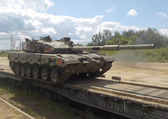 解放军参加坦克两项大赛代表队携96B坦克抵俄(图)|解放军|中国|坦克_新浪军事_新浪网